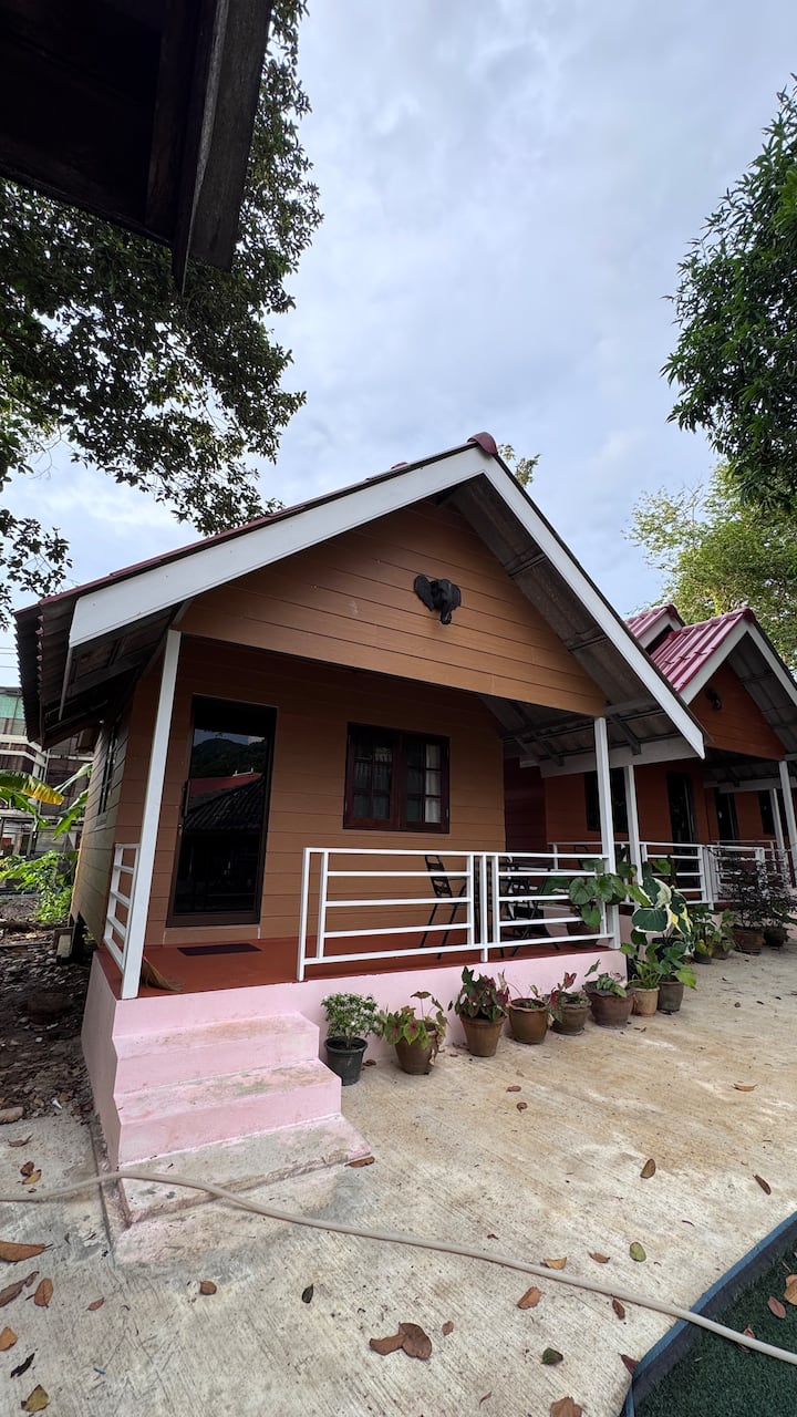 A Cozy Hut With Balcony - Local Living A4 - Ko Chang
