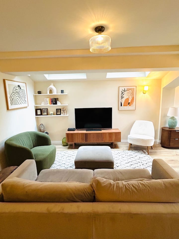 2 Bed Ground Floor House With Garden - London