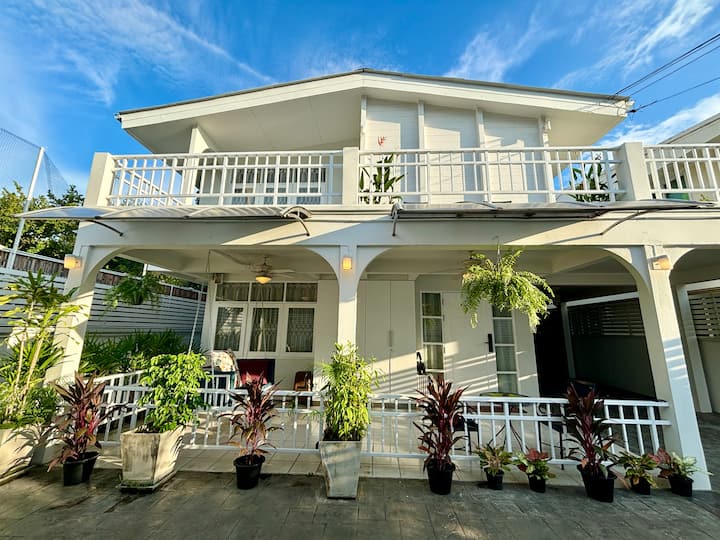 整栋房子 Family Stay In Town 4 Bedrooms 4.5 Bathroom. - Bangkok