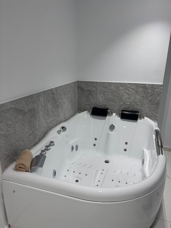 T2 Jacuzzi Alger Est - Algeria