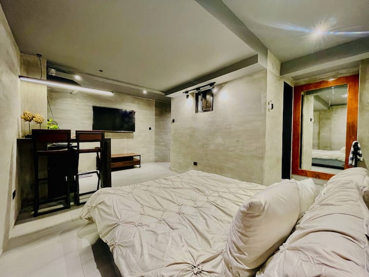 Man’s Cave Unit With 55’ Tv-1c - Antipolo