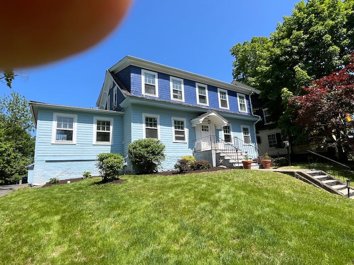 Elegant 4 Bedroom 1900 Farmhouse Near Vassar - Poughkeepsie, NY