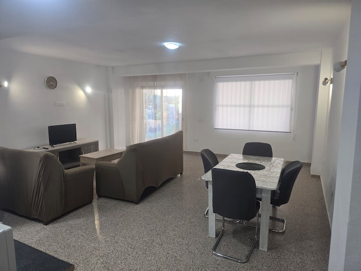 F3 Au Soleil Face Hôpital - Alicante