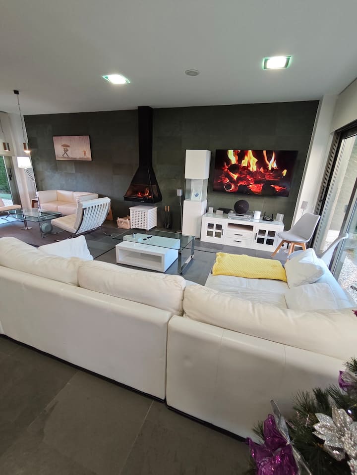 Diseño Con Piscina Climatizada - Sanxenxo