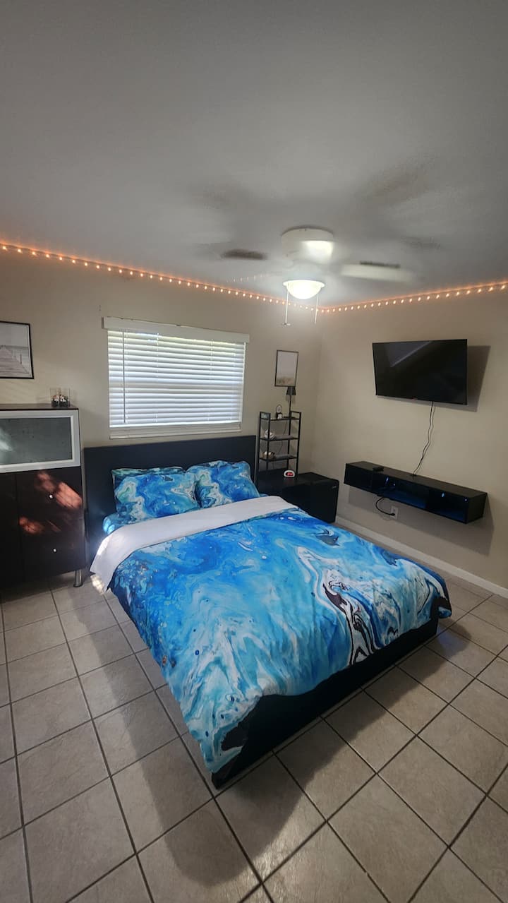 Room #2 In The Space Coast - Titusville, FL