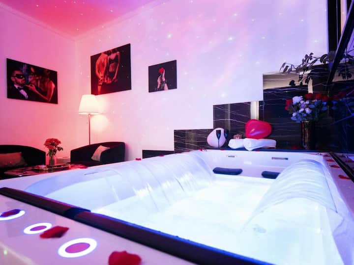Dream Room | Jacuzzi, Sauna, Lit à Eau - Saarbrücken