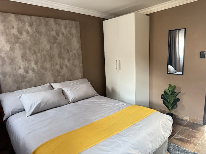 Spacious Stay-in 1bedroom Apartment - Tembisa