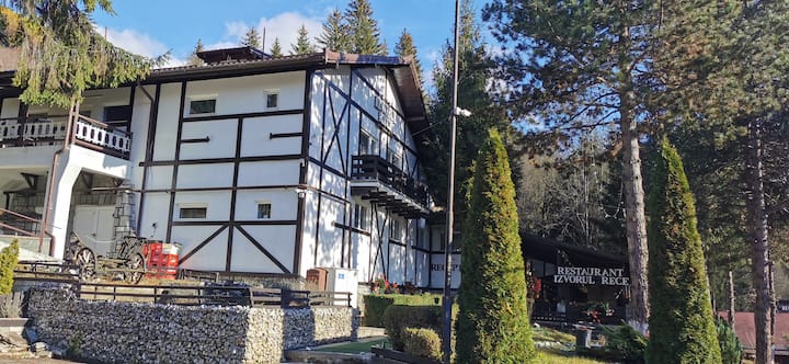 Hanul Izvorul Rece Sinaia - Sinaia