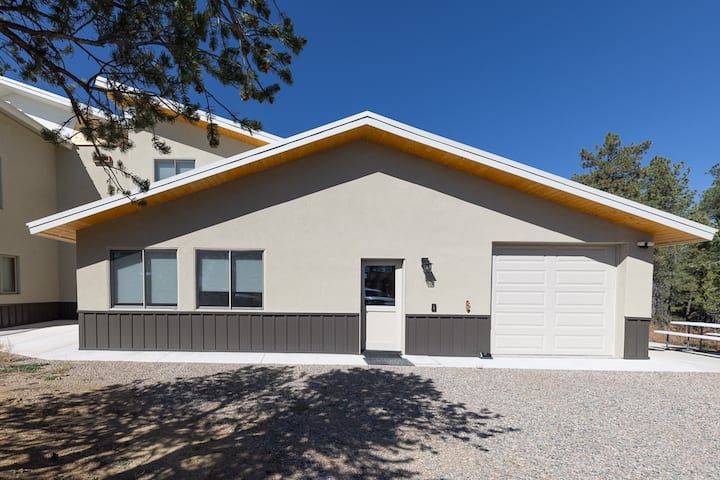 Secluded Pet Friendly Comfy Cozy Getaway - Bayfield, CO