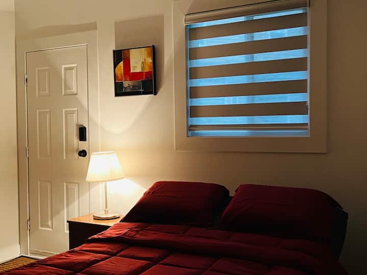Cherry Studio. Attached Bath. Kitchen. Laundry - Surrey