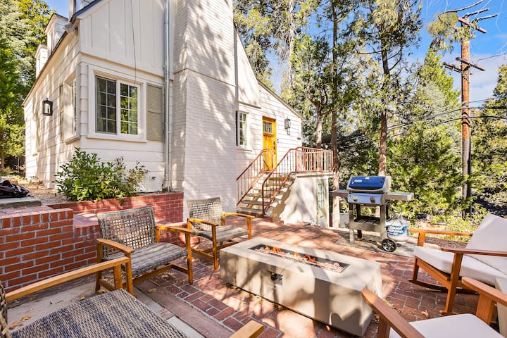 Cozy Cottage With Fire Pit, Near Lake And Village - Lake Arrowhead, CA
