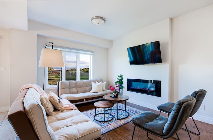 Large 3br Detached Home | Near Uwo & Masonville - London