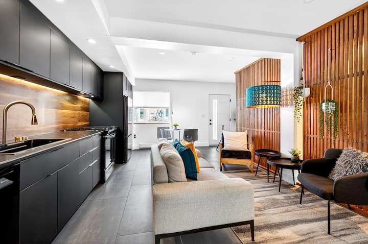 New Downtown Home Sleeps 5 With 2 Elec Scooters - Charlottetown