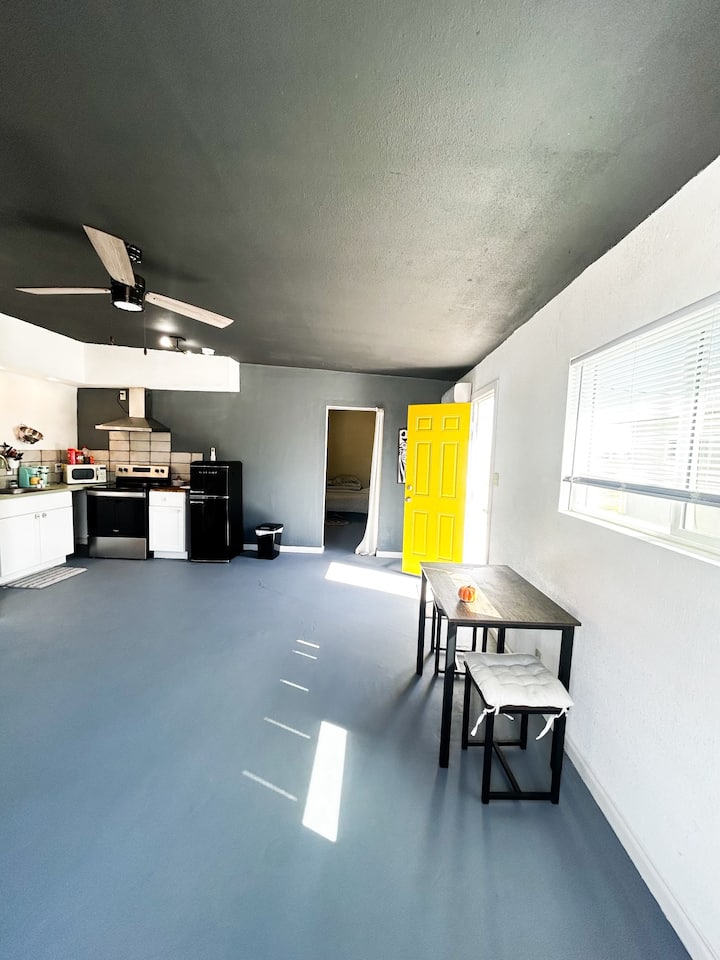 Roomy And Stylish Stay. - Blythe, CA