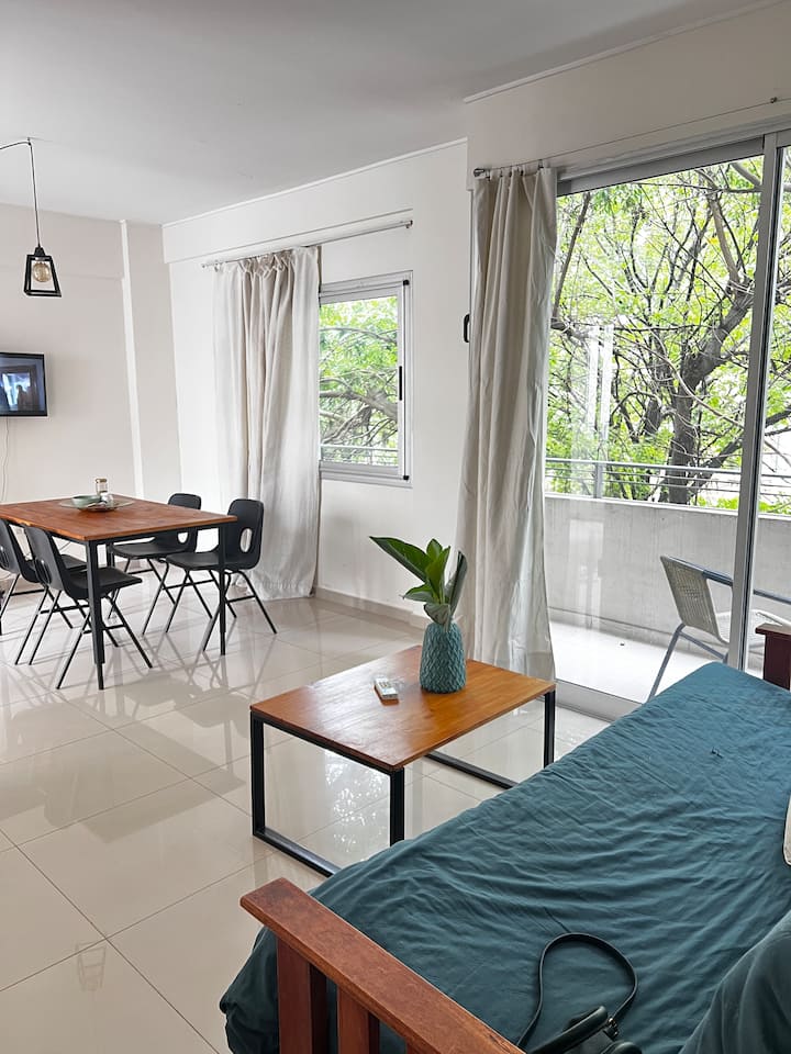 Depto. Con Balcón Un Dormitorio - La Plata