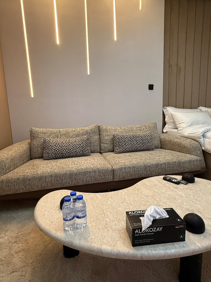 استديو فخم للإيجار مع إطلالة على البحيرة - Ajman