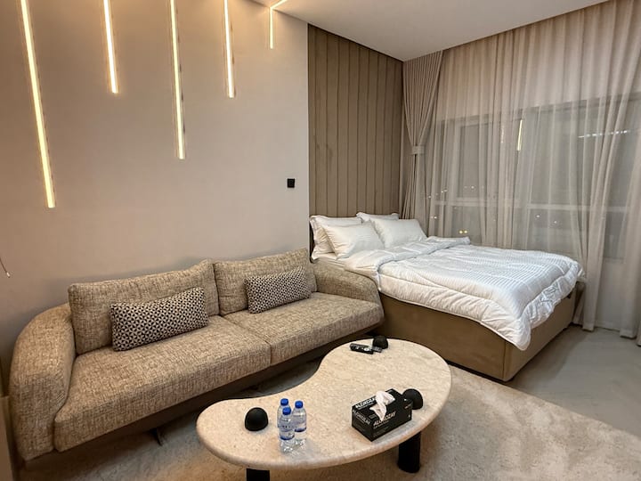 استديو فخم للإيجار مع إطلالة على البحيرة - Ajman