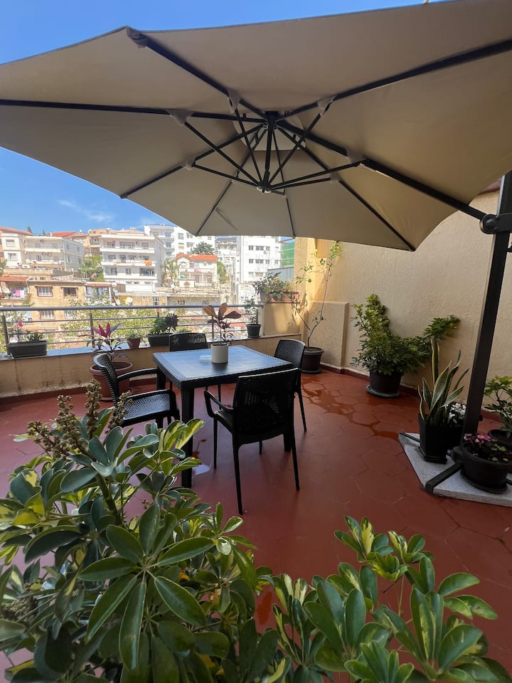 Appartement Spacieux Avec Terrasse à Hydra - Argelia