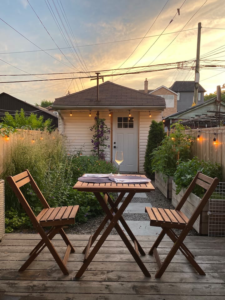 Light Filled House With Yard In Central Area - Toronto