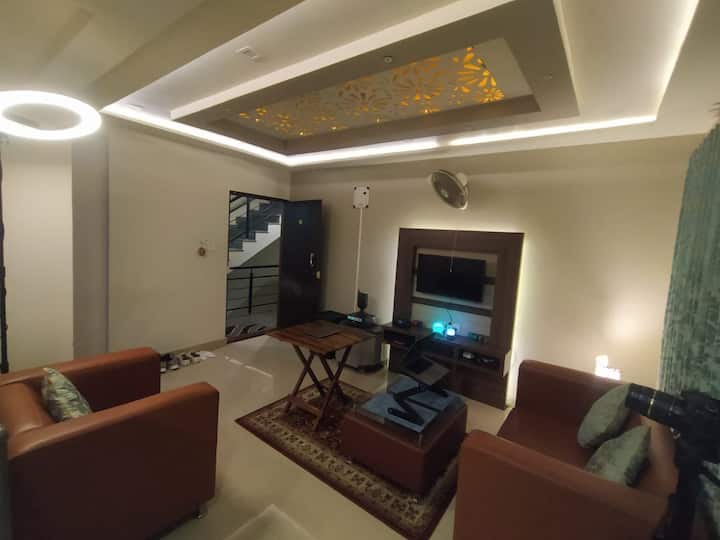 Independent Studio, In Meerut - 메루트