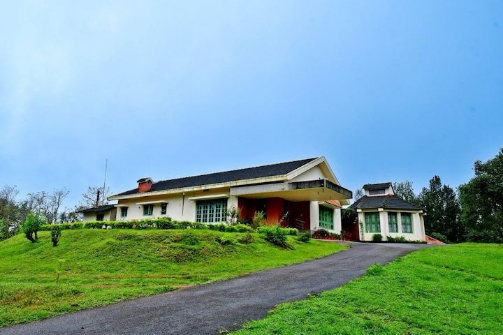 Hilltop Homestay, Cozy Trio Suit - Mudigere
