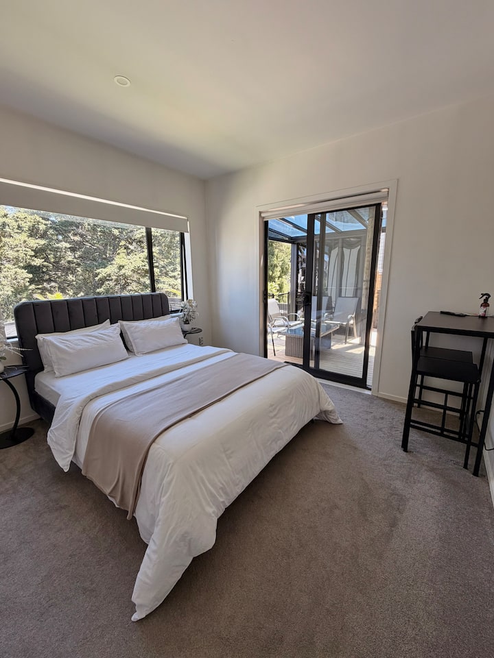 Book 2 Bedrooms In Great Neighbourhood - Auckland