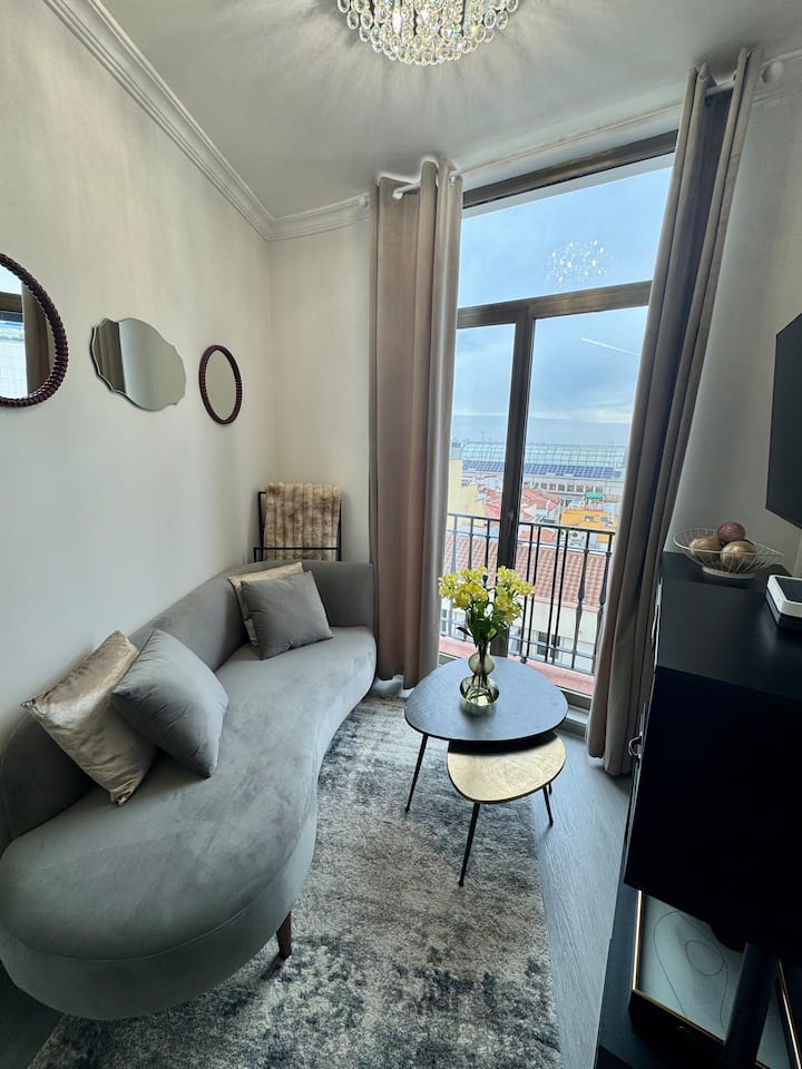 Exclusivo Y Recién Reformado 7º Piso En Gran Vía - Madrid