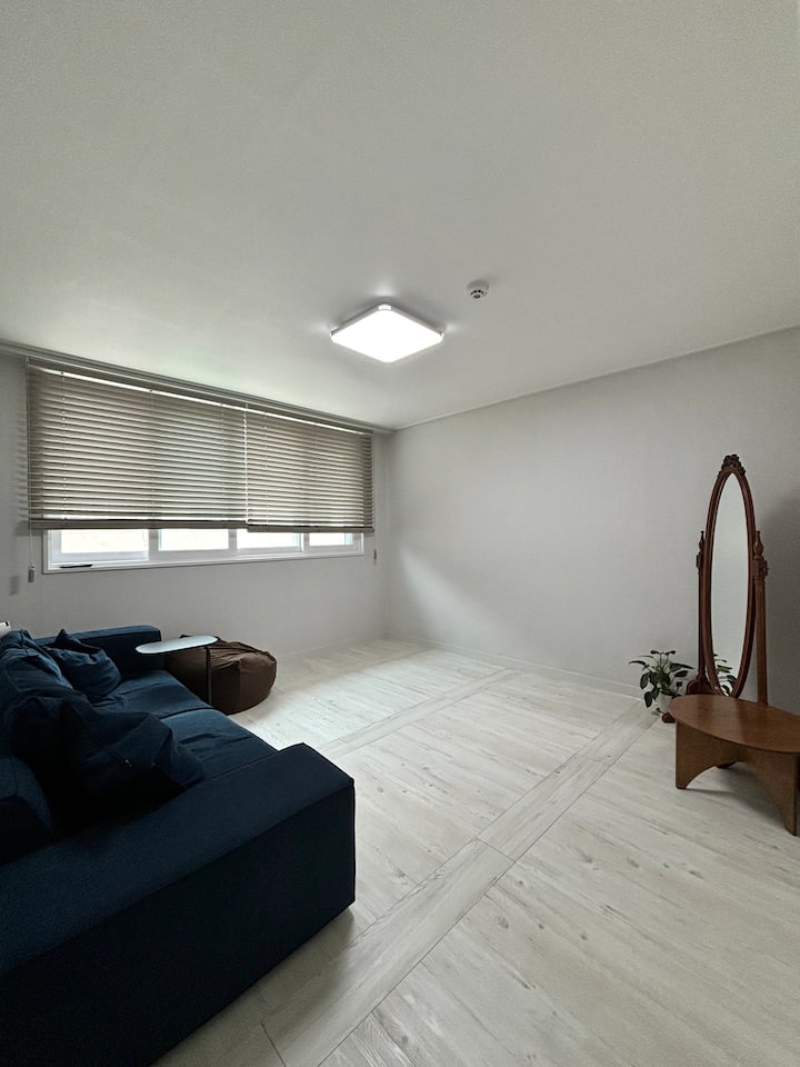 휴야1/연박 무조건 만원이상 할인/양림, 충장, 문화의전당 Acc 부근 Gwangju - Gwangju