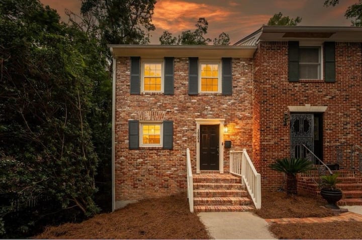 Charming Townhome In Midtown Tallahassee - タラハシー, FL