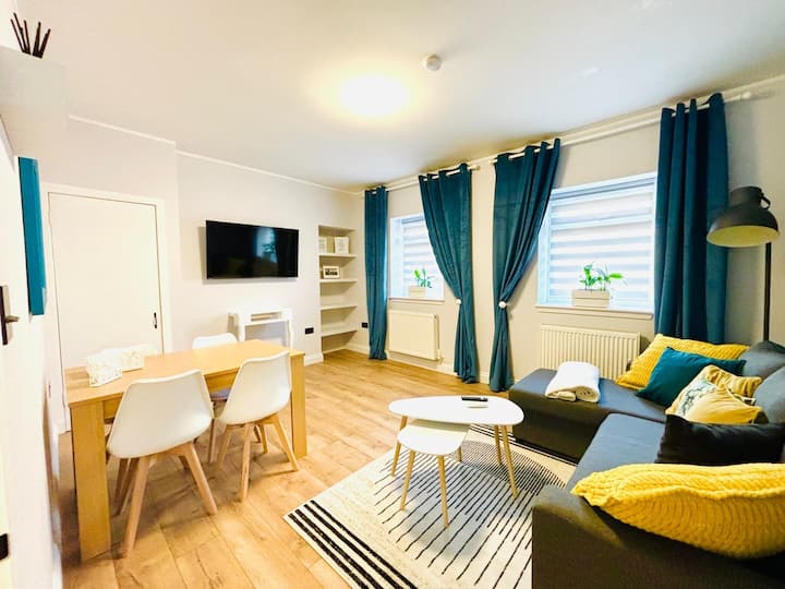 Airport & City Bus/parking Free - Edinburgh