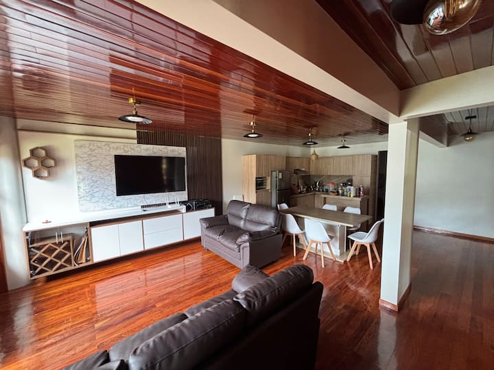 Cabaña Completa, 1er Piso: 6pers 2do Piso: 5pers - Villa Rica