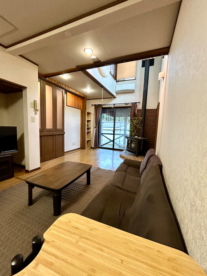 C飲食店併設ゲストハウス　トイレ バスルーム キッチン 共用の４人部屋
Dベッド１　Sベッド２ - Hakuba