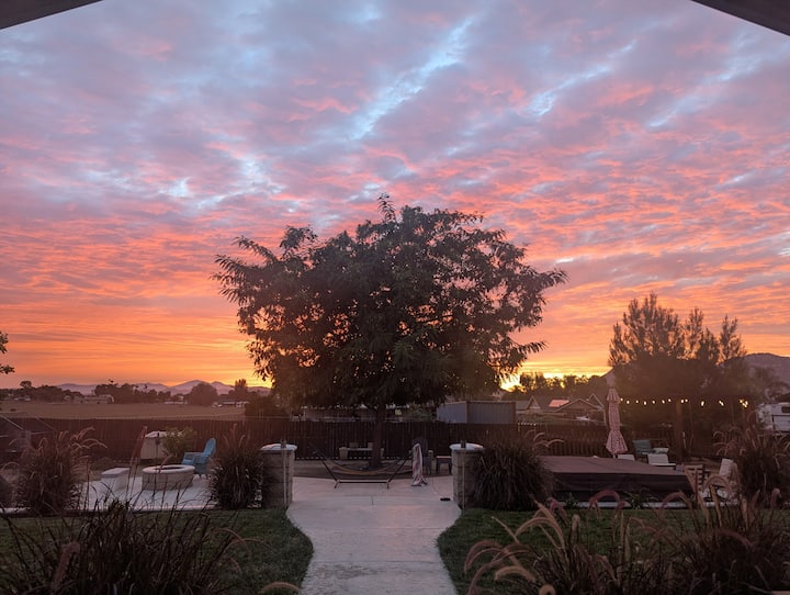Charming Suburban Getaway - Lake Perris State Recreation Area, Perris