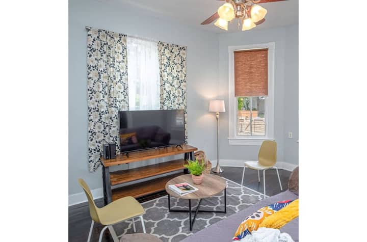 Breathtaking Convenience 2br/1ba Close To Downtown - Oak Park - Northwood - San Antonio