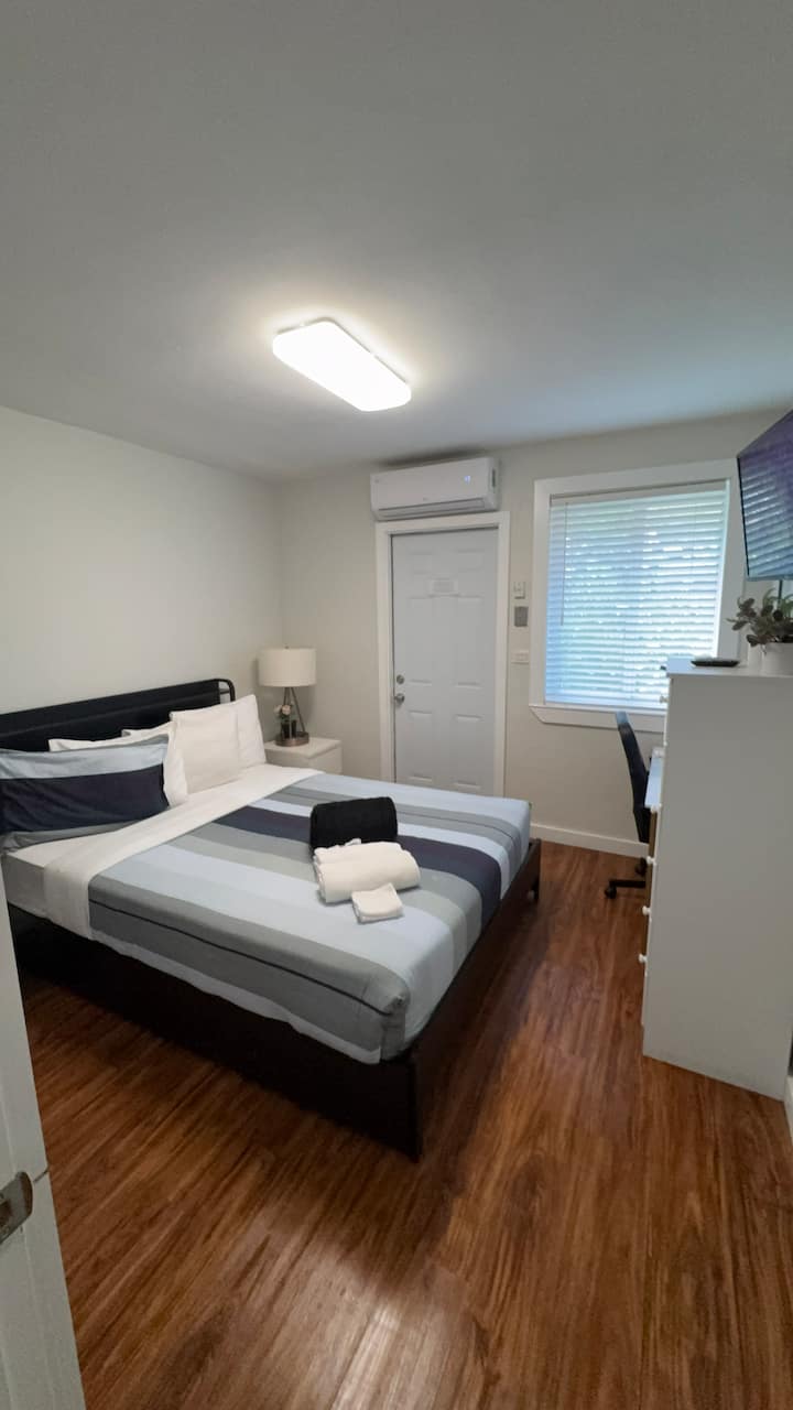 Clean And Quiet Professionally Managed - South Miami, FL