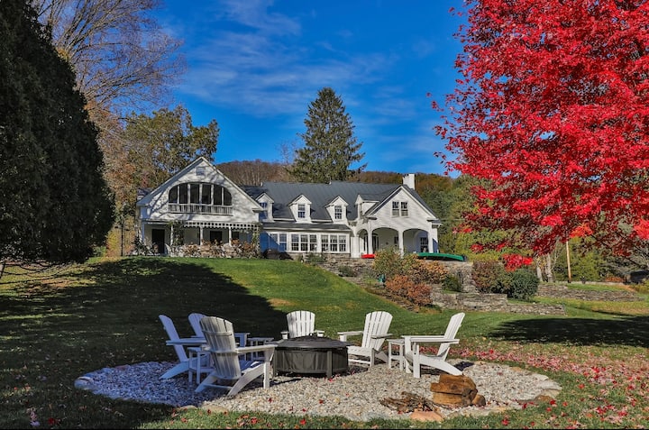 Premier Woodstock Village Riverfront Home - Woodstock, VT