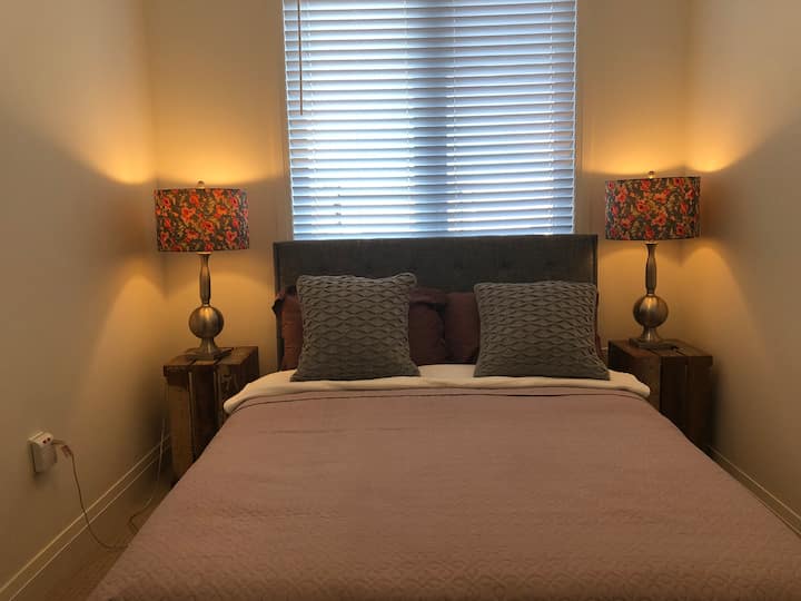 Private Lake Room With Shared Bathroom - Newcastle