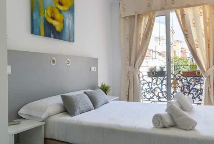 Private Bedroom With Balcony In Center At 1kmbeach - Malaga