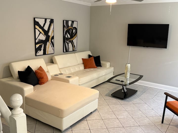 Blissful Townhouse Retreat. - Stockbridge, GA