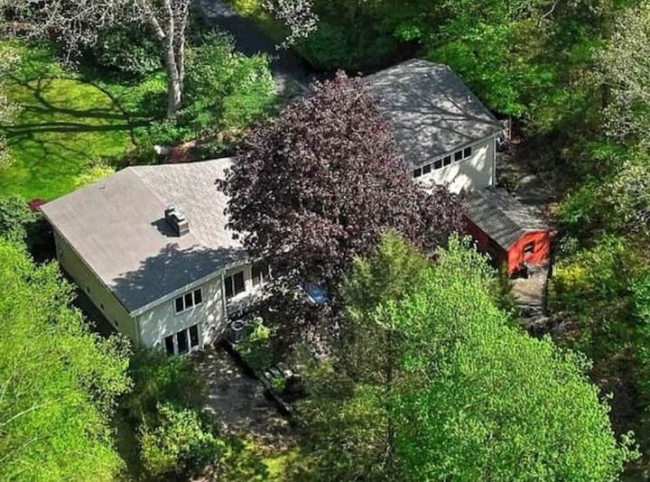 Charming 1-bedroom Duplex Apartment In Monroe - Newtown, CT