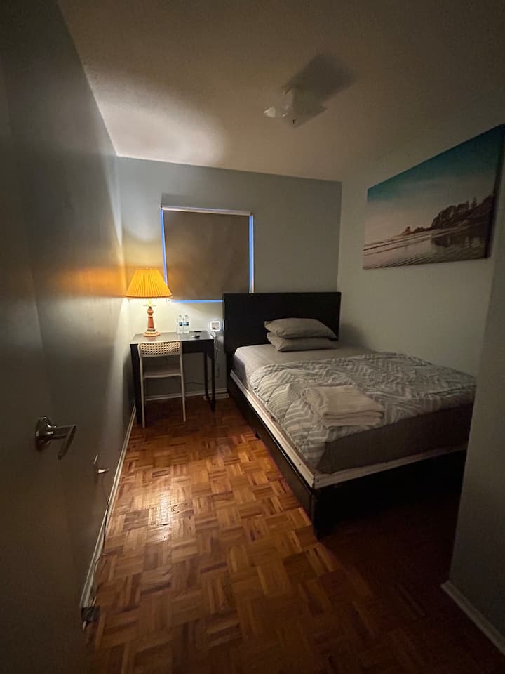 Cozy Room In A Peaceful House. - Winnipeg