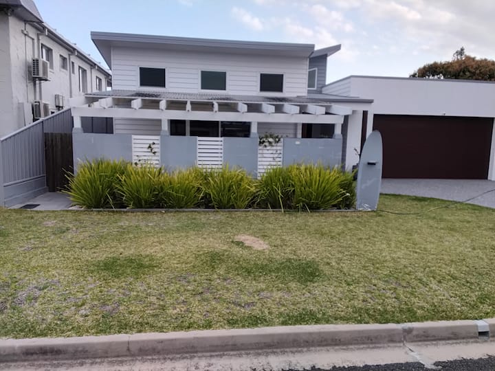 Tony & Lesley's Beach Retreat - Forster