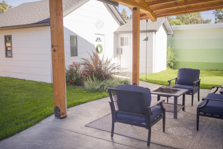 Charming & Private: Birch Cottage - Idaho Falls, ID