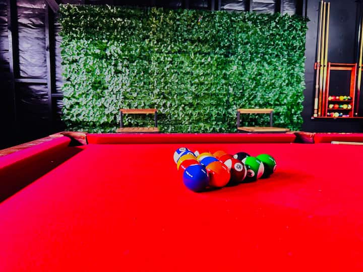 Sunny Coastal Billiards Escape Near Disneyland - Costa Mesa, CA