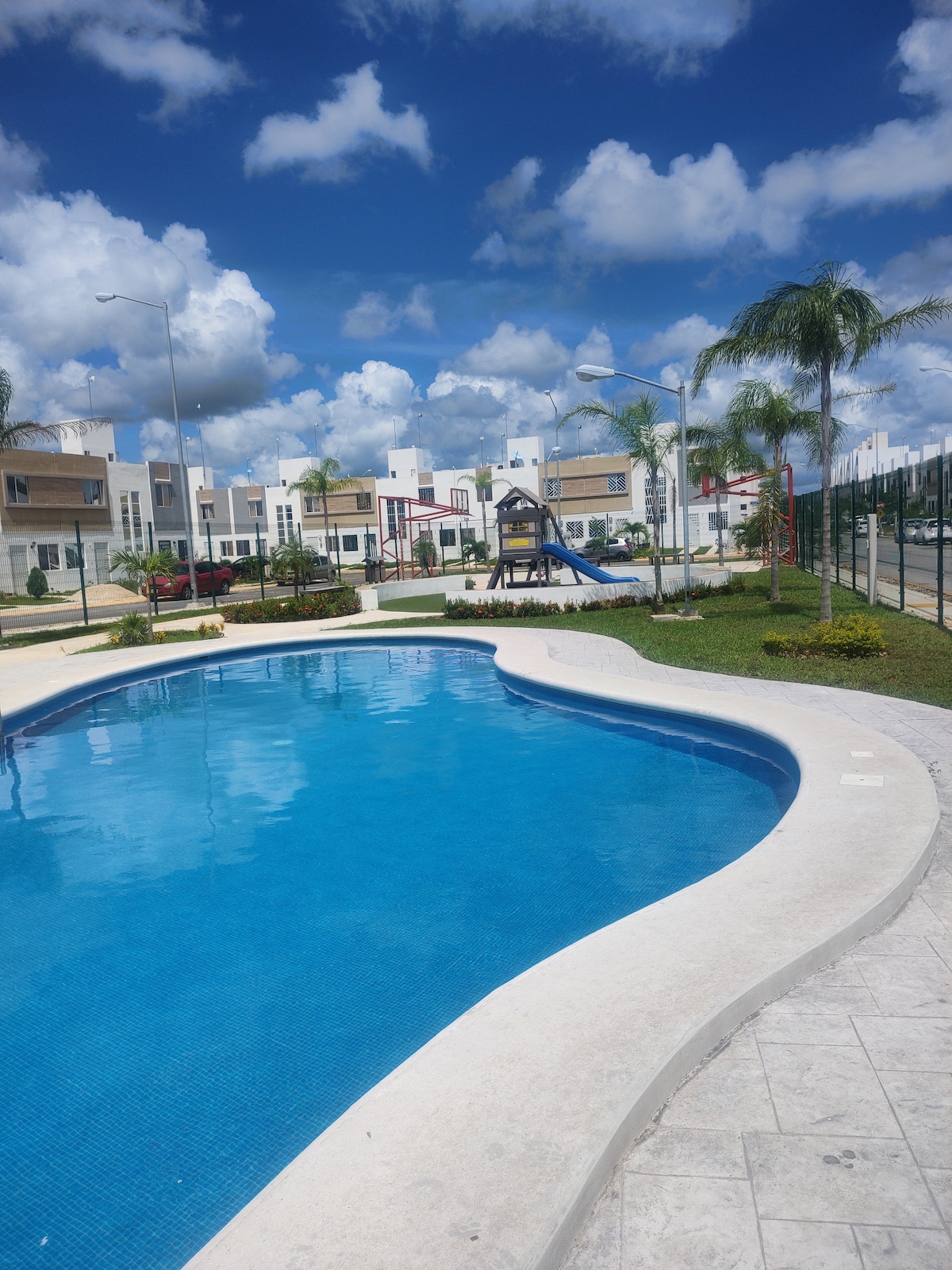 Familienunterkunft mit Annehmlichkeiten - Häuser zur Miete in Benito ...