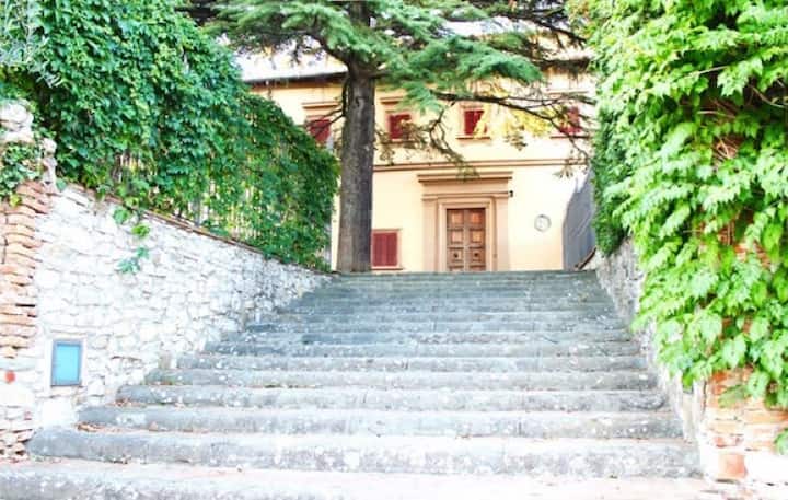 Monastero Del 600 Vista Firenze - Calenzano
