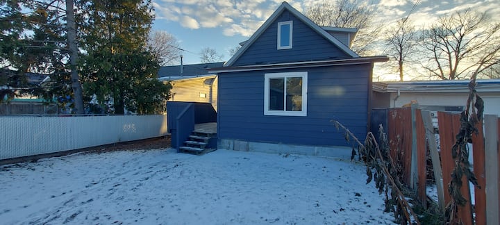 Comfy |4 Bedroom| Family Getaway - Winnipeg