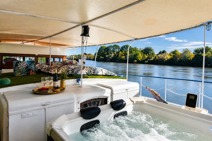 Péniche Le Makara – Gîte De Charme & Bien-être - France