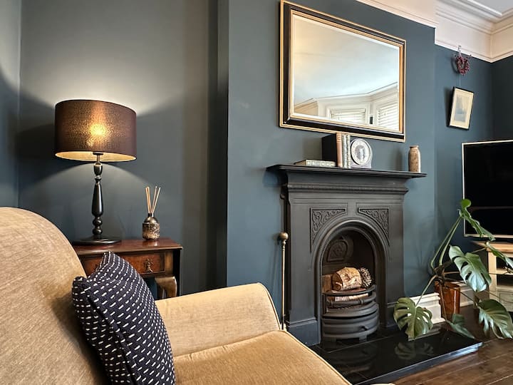 Cosy 3 Bedroom House With Garden, 10-mins To Beach - Bournemouth