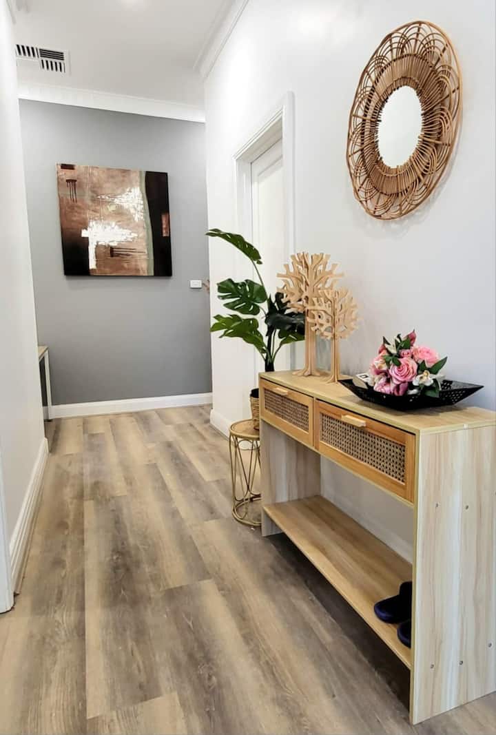 Renovated Family Home- La Rose - St Albans